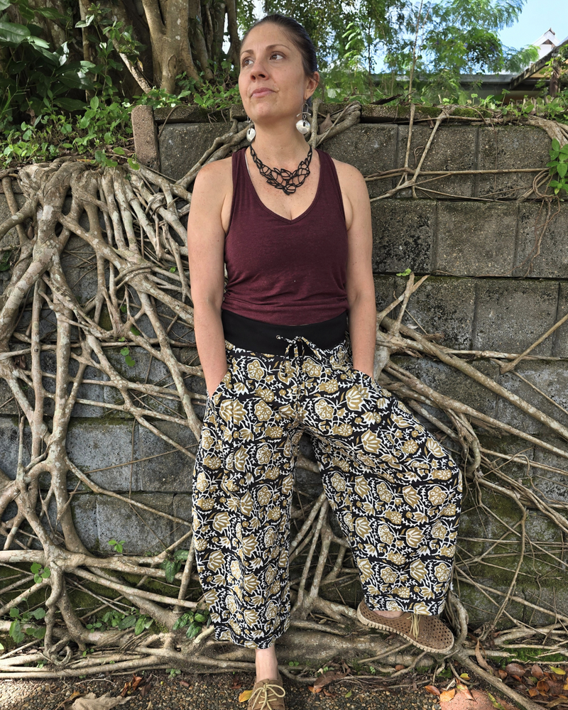 Yoga Pants - Gold Flowers – Tantrika Clothing